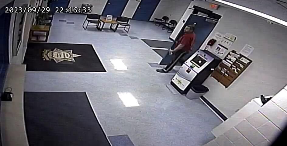 Escaped inmate, considered dangerous, search in Phelps County at Rolla ...