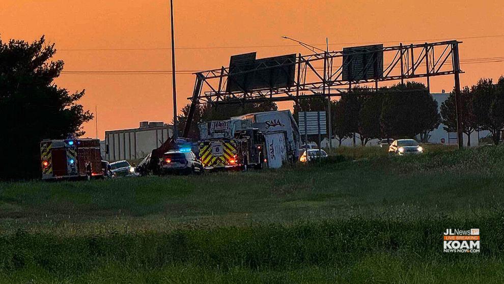 I-44 west fatal crash closes interstate, sign above interstate leaning ...