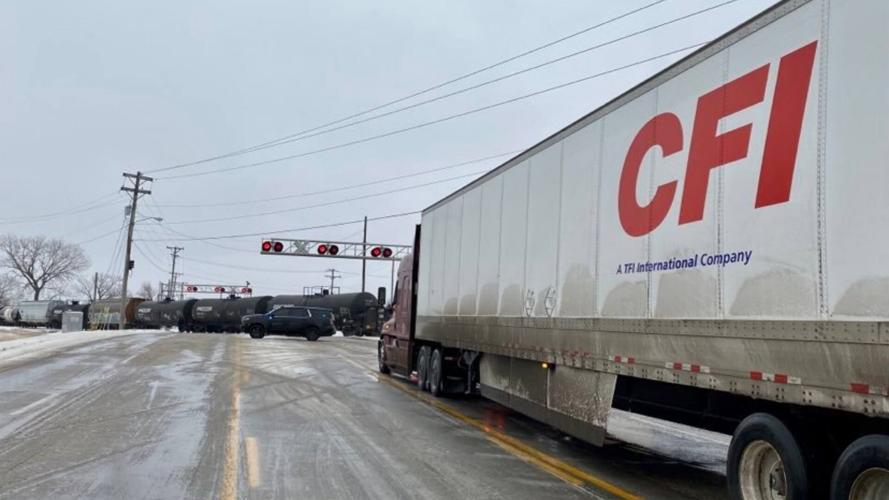 Train derailment blocks W 20th and S Roosevelt in Joplin | Joplin News ...
