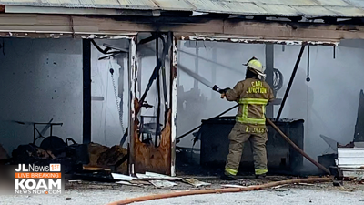 Carl Junction firefighters battle large garage fire in frigid temps ...