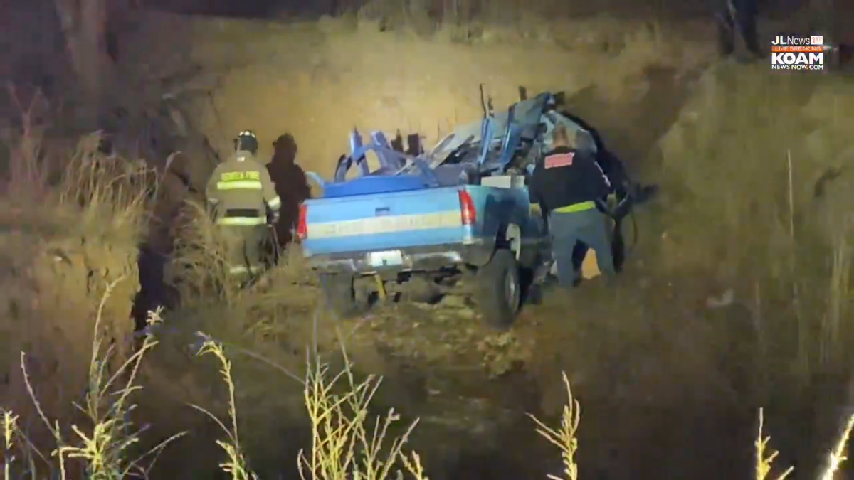 Police pursuit Oklahoma into Missouri; Pickup crashes into dry creek ...