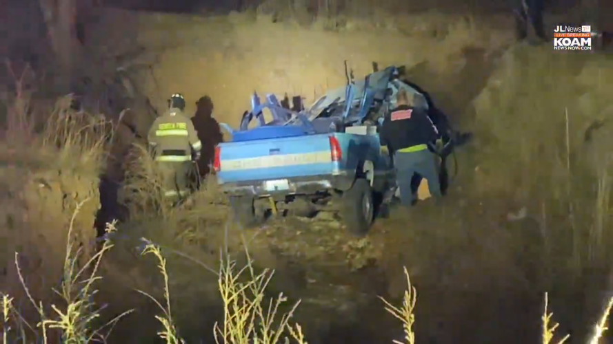 Police pursuit Oklahoma into Missouri; Pickup crashes into dry creek ...