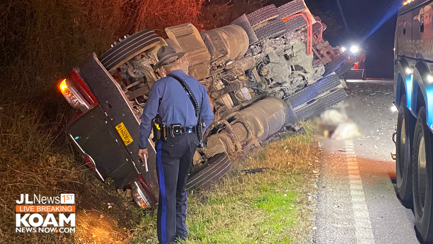 Turkey truck overturns at Missouri state line on Old 96/State Route YY ...