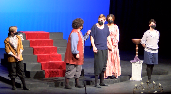 NEO Theatre Experience actors perform Shakespeare on the Steps ...