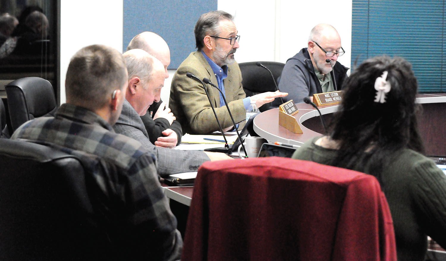 School board leans toward program, staff cuts over school closures ...