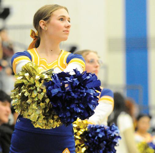 Soldotna’s 2nd-half push upends Kodiak in front of student body | Local ...