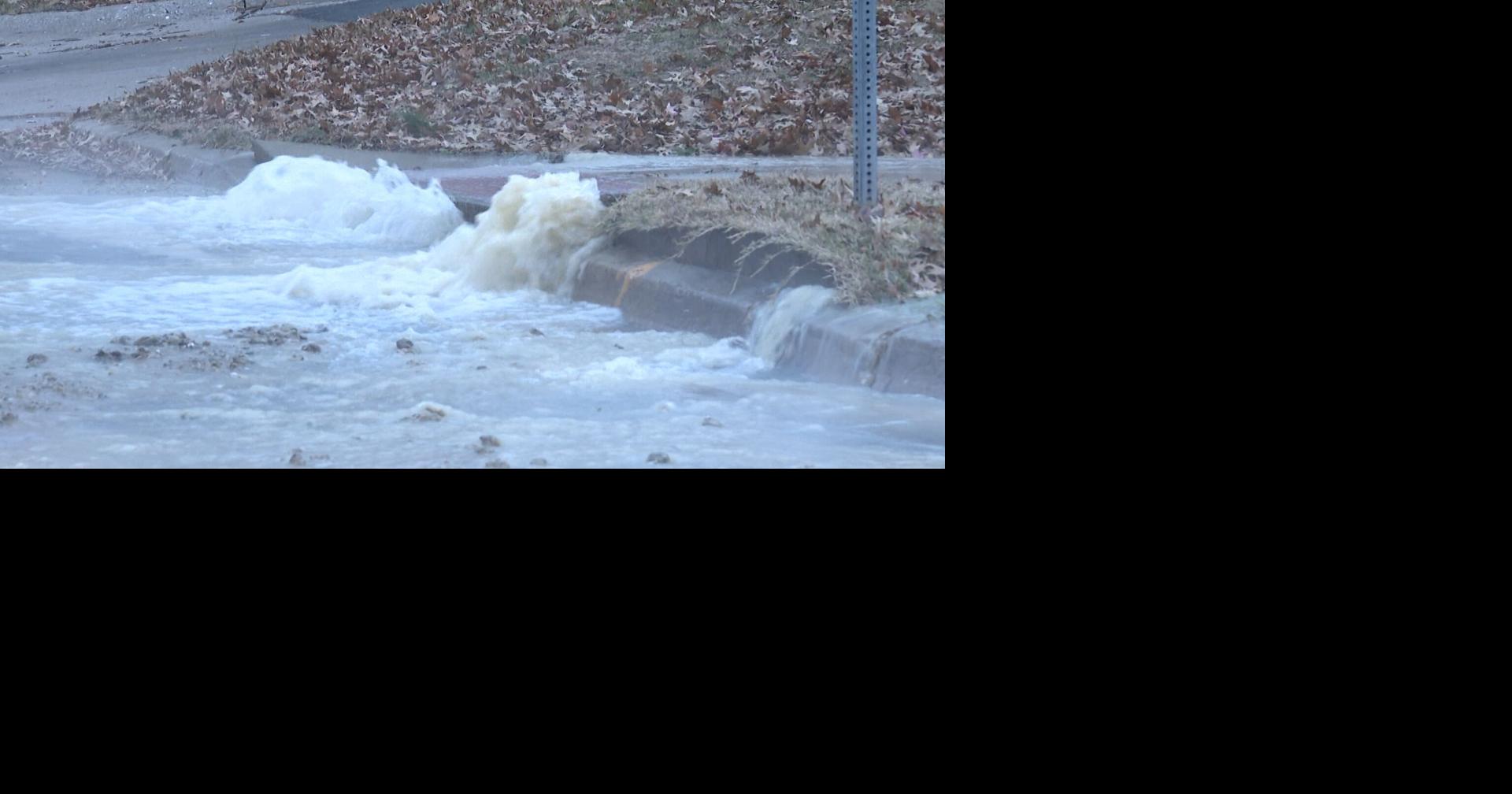 Pipe bursts at roundabout on Fairview Road | Mid-Missouri News | komu.com