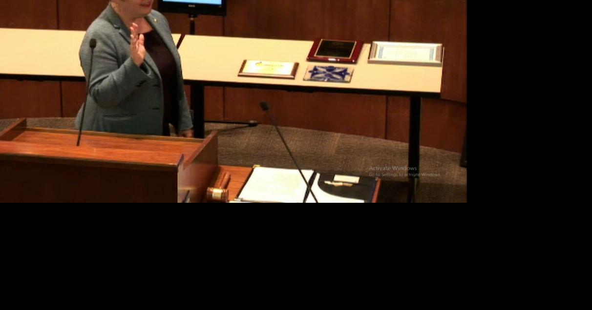 Barbara Buffaloe sworn in as Columbia mayor, Nick Foster joins city ...