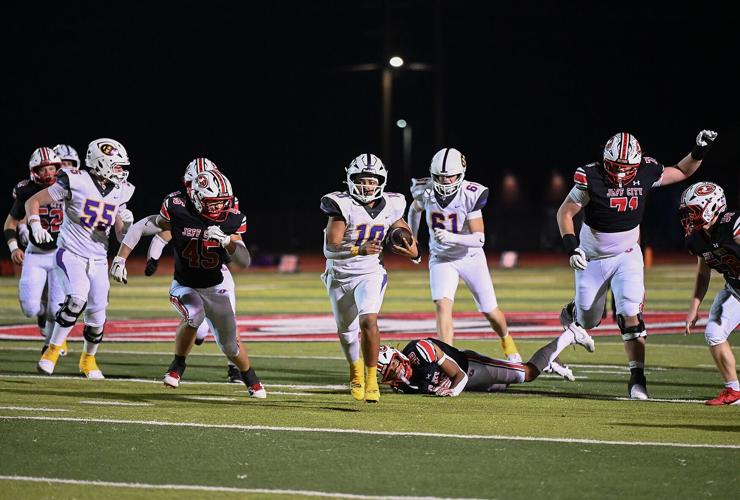 Hickman routs Jefferson City 41-6 for historic road rivalry win ...