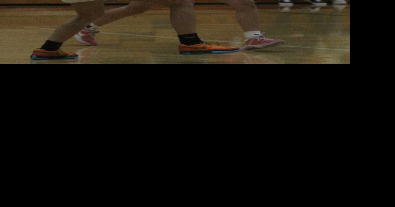 Laker boys, Warrior girls win | Newssun | kpcnews.com