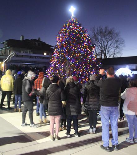 Kendallville tree lighting | News Sun | kpcnews.com