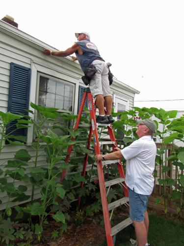 Good Samaritan Gutter Dan steps up to help New Haven Food Bank ...