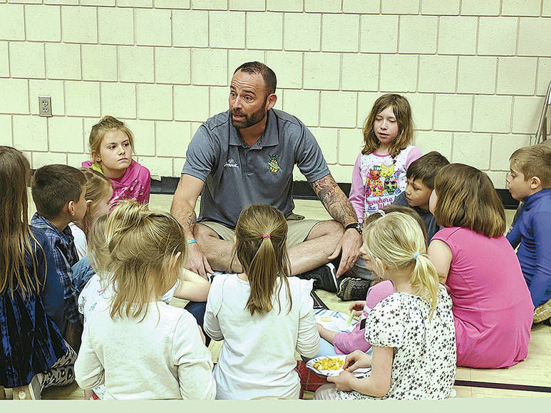 Local Olympian shares story with Prairie Heights Elementary students ...