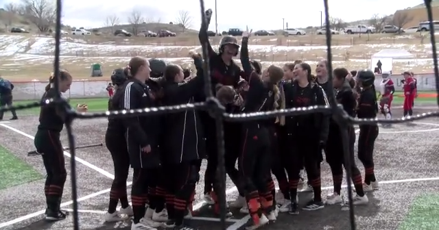 Bengals Split Friday Doubleheader with Gaels | Sports | kpvi.com