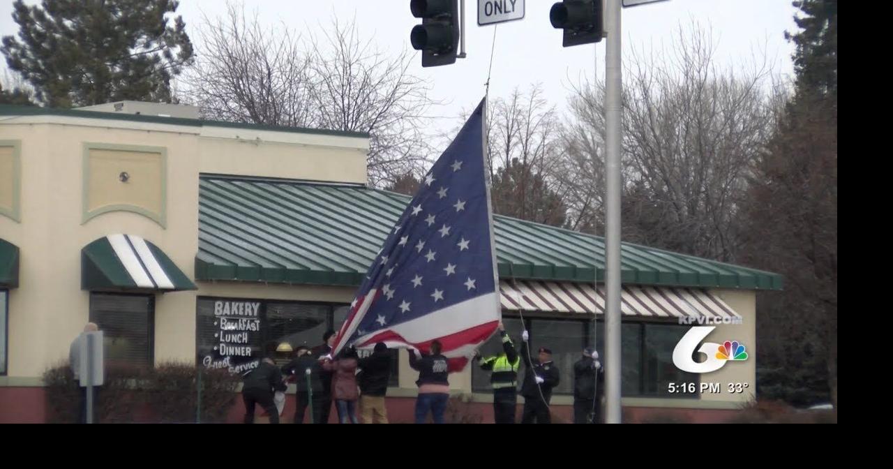 AMVETS help local restaurant switch out American flag for new one ...