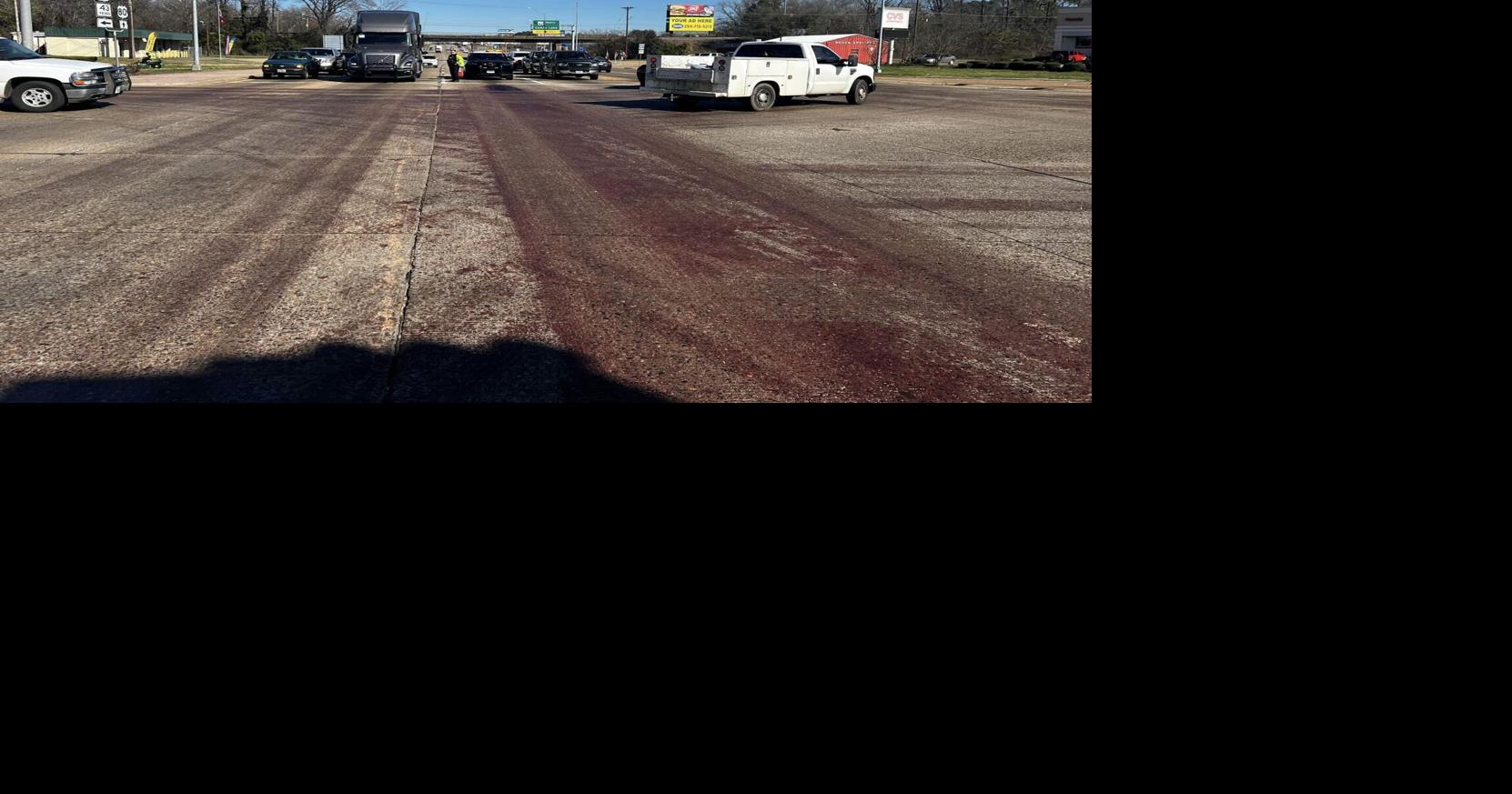 Chicken gut spill leaves mess on Marshall highway | News | ktbs.com