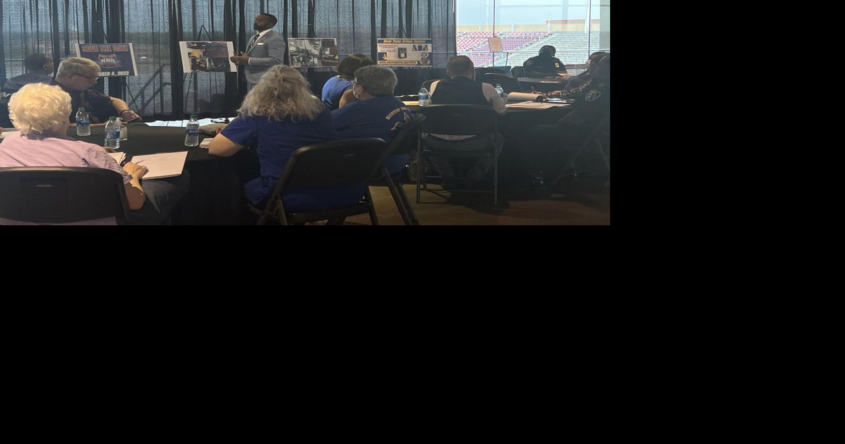 Mayor Adrian Perkins hosts meeting to address crime with Neighborhood ...