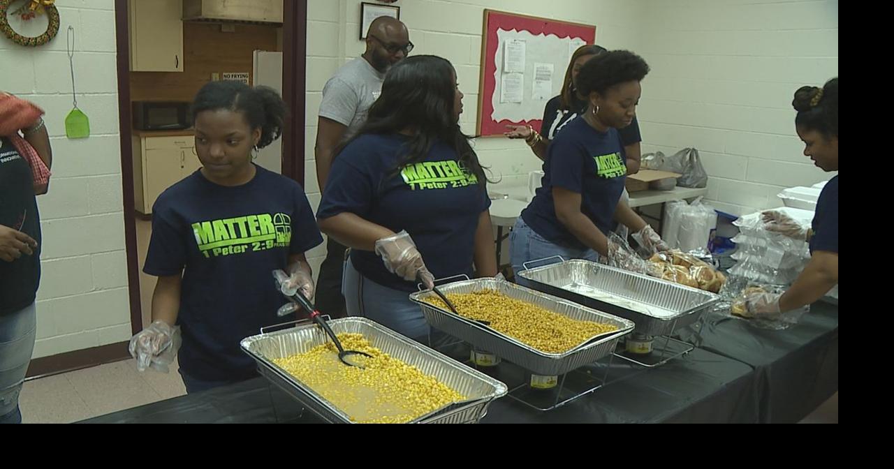 Local groups host community feeding event in Shreveport | Shreveport/Bossier | ktbs.com