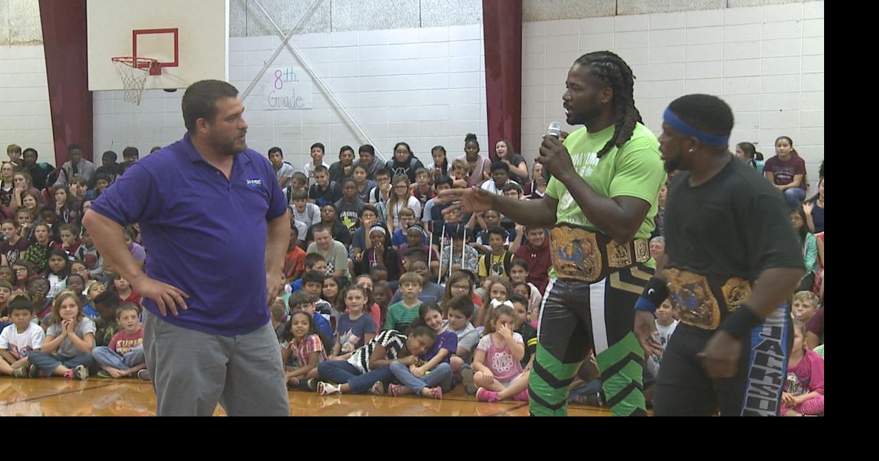 Pro wrestlers rallying against bullying at Waskom Elementary and Middle ...