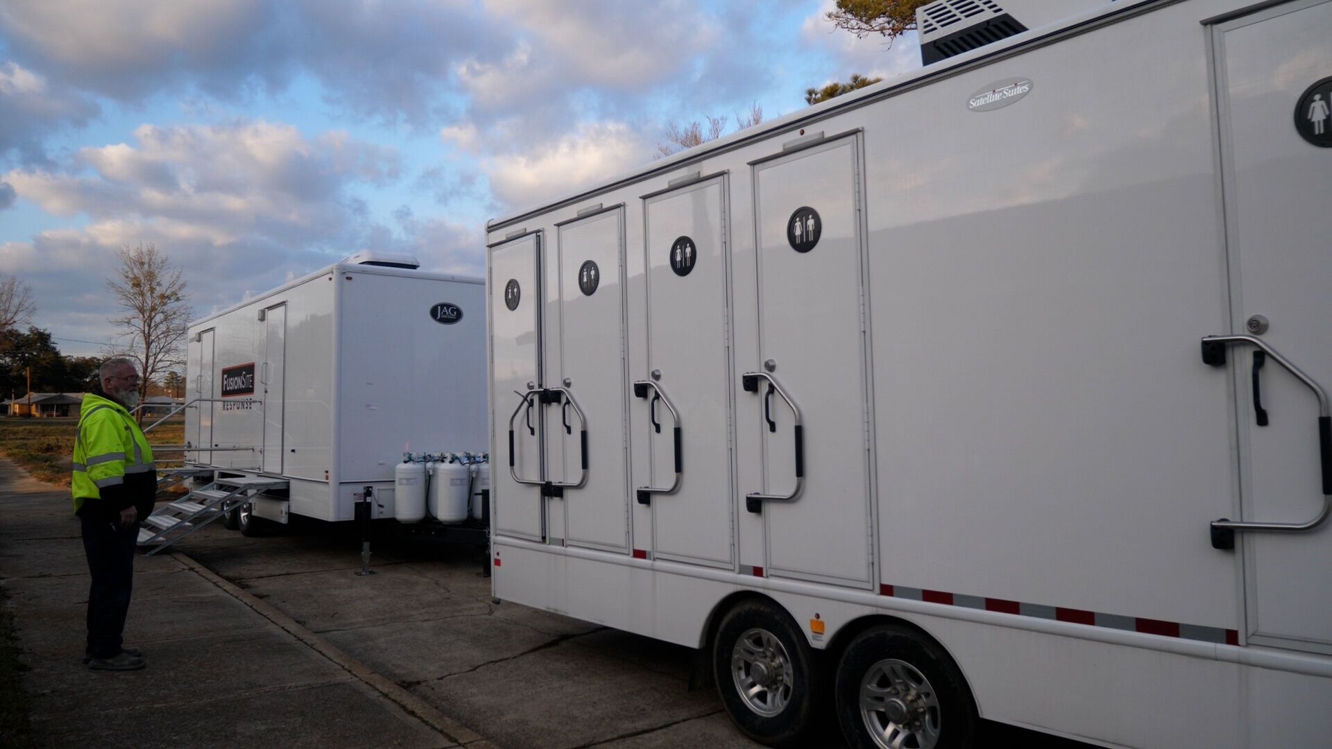 Shower, laundry trailers available for Oil City residents | News | ktbs.com