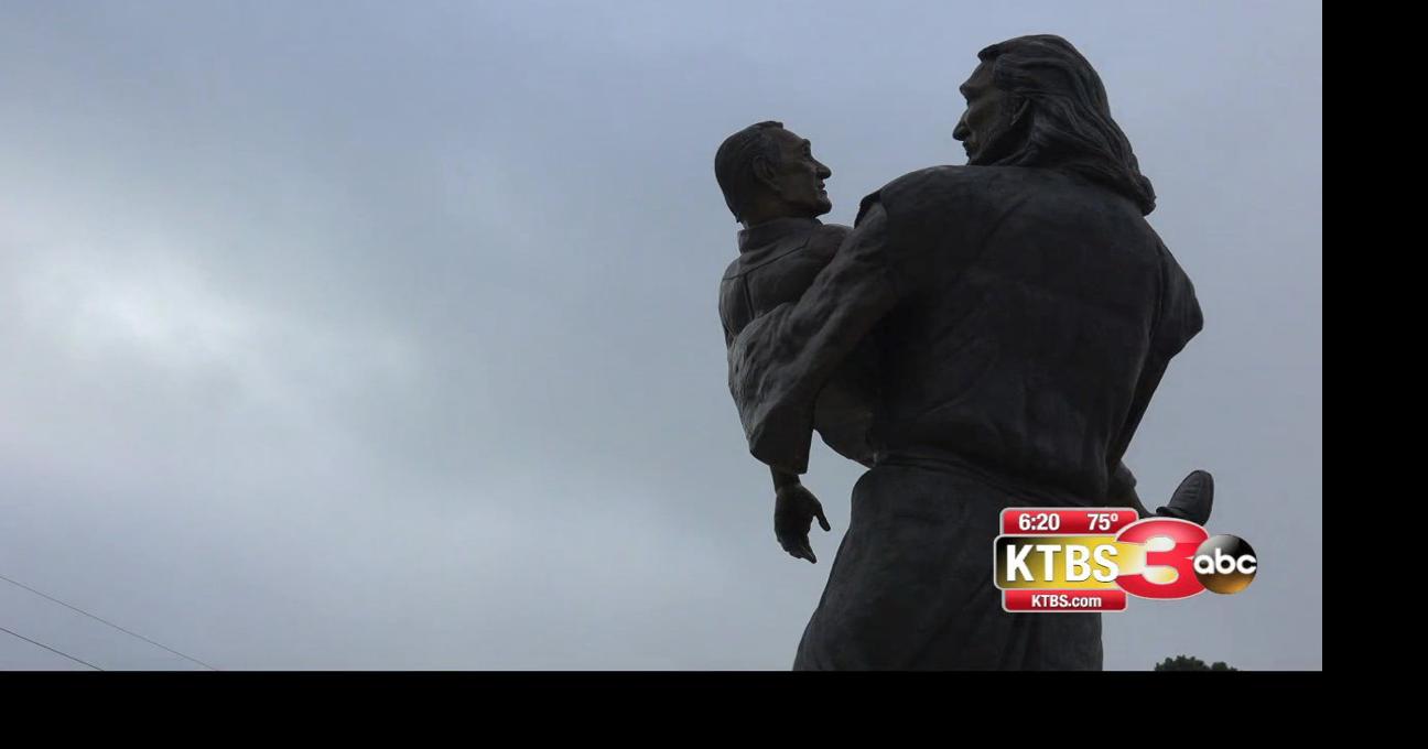 Rick Rowe's Stories from the Heart: Footprints in the sand | First News ...