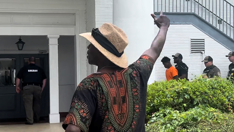 Homer parents protest teens' arrests, incarcerations | News | ktbs.com