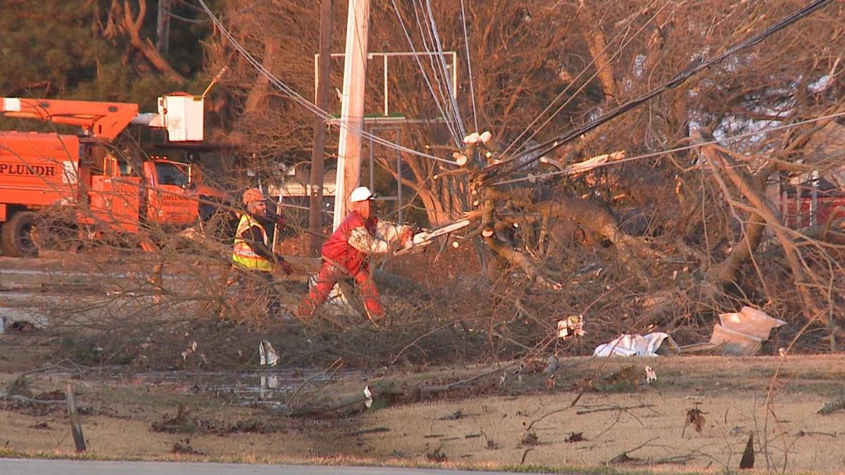 Storm cleanup begins in DeKalb, Texas | News | ktbs.com