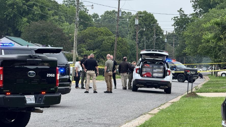 Woman critical after Shreveport domestic shooting; suspect dead in ...