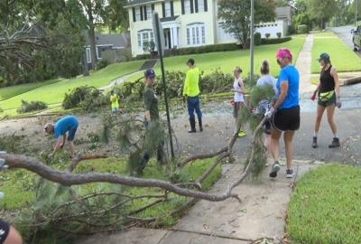 Shreveport volunteers help with storm clean up | News | ktbs.com