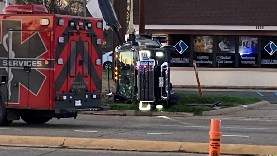 Shreveport man killed by officers was armed with fake but realistic ...