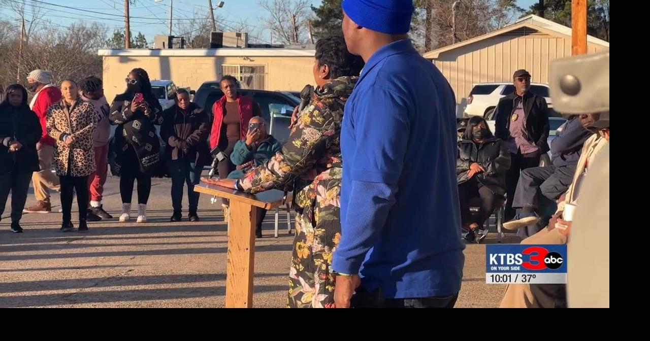 Prayer vigil held in Shreveport neighborhood as gun violence claims victim in mass shooting ...