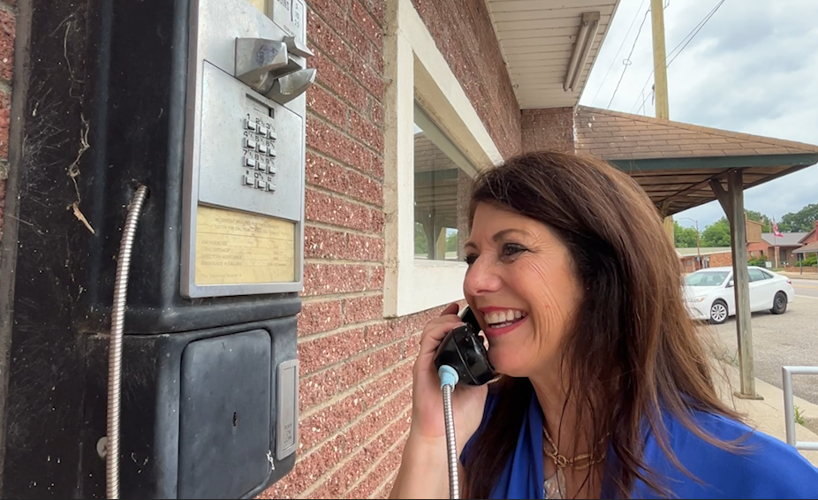 A quarter still buys a phone call in this small Arkansas town | News ...