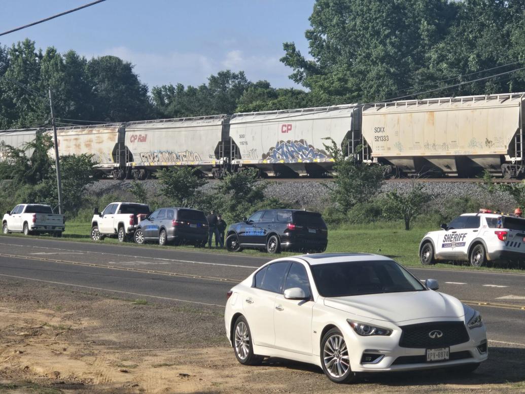 Pedestrian killed along Vivian railroad tracks | News | ktbs.com