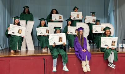 Seniors take nostalgic walk through R.V. Kerr Elementary | News | ktbs.com