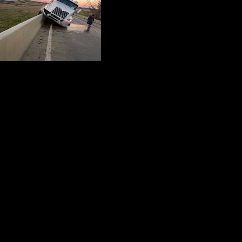 Traffic advisory: Grand Ecore Bridge partially blocked | News | ktbs.com