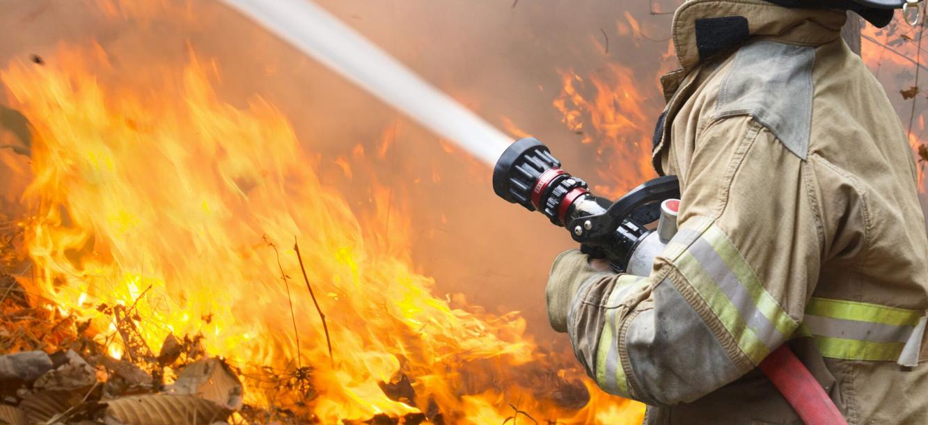 Firefighter dies battling grass fire in East Texas | News | ktbs.com