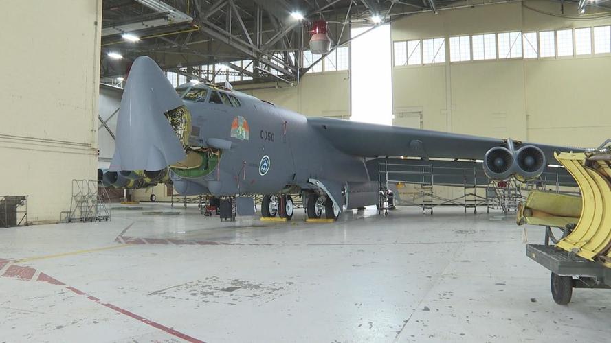 Keeping the B-52 looking good | ArkLaTex In-Depth | ktbs.com