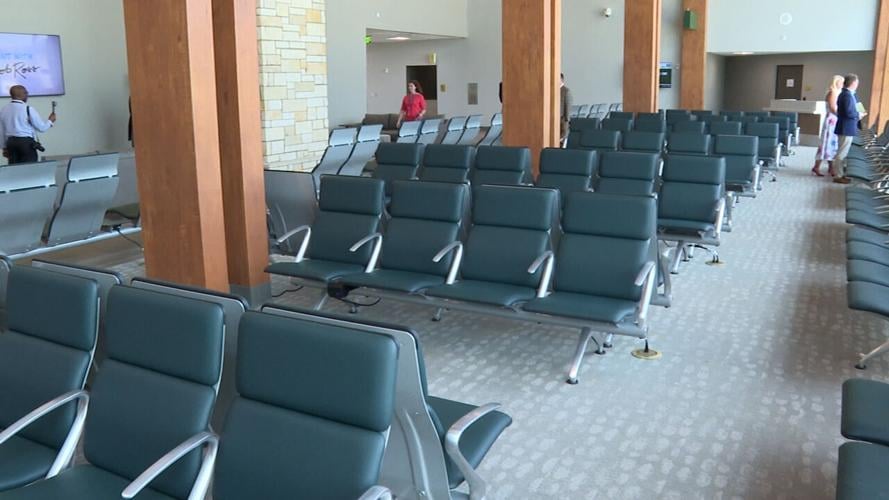 New terminal opens at Texarkana Regional Airport | Texarkana | ktbs.com