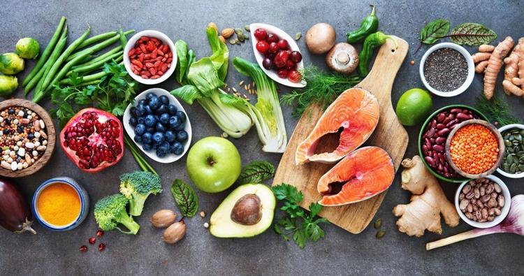 Top 10 foods to boost your eye health naturally | Cataract Awareness ...