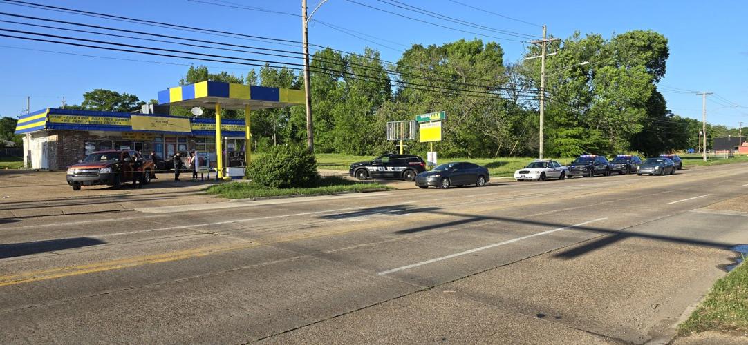 1 dead, 2 wounded in shooting outside Hollywood Triple J convenience ...