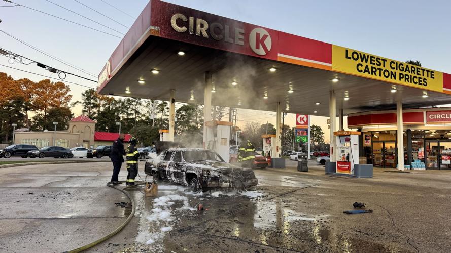 Car fire damages gas pumps at Shreveport Circle K | News | ktbs.com