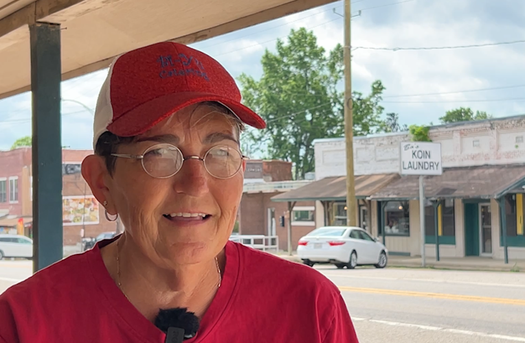 A quarter still buys a phone call in this small Arkansas town | News ...
