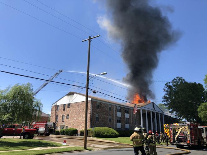 2-alarm fire leaves 30 condo units destroyed on Fairfield Ave. | News ...