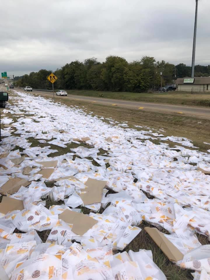 Paper spill litters Inner Loop in south Shreveport | News | ktbs.com