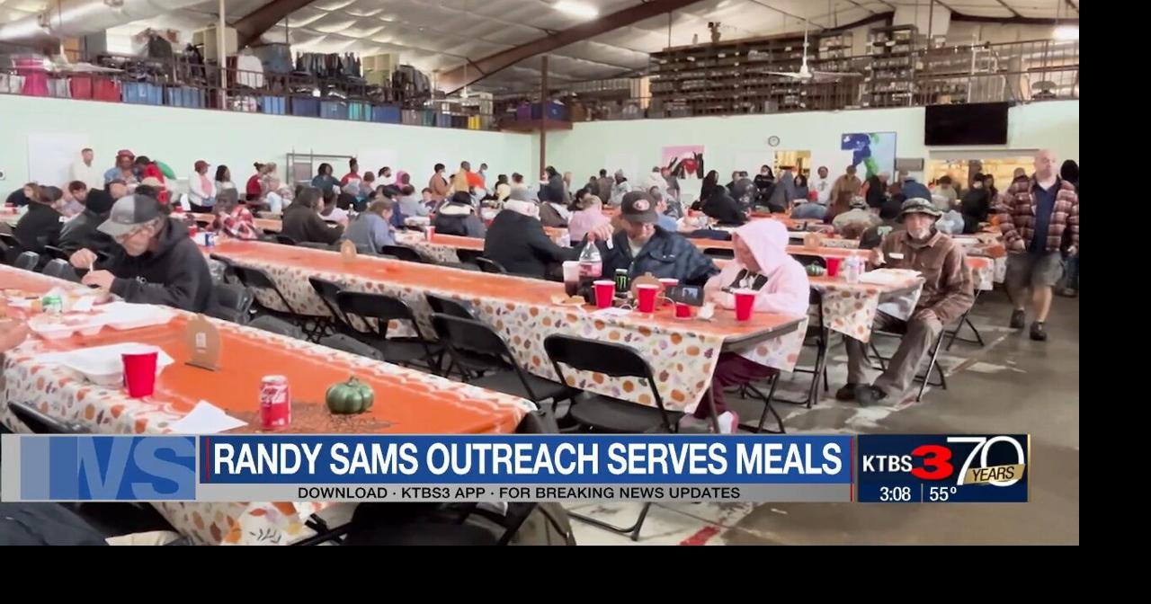 Randy Sams outreach center serves Thanksgiving meals to hundreds in Texarkana | Community | ktbs.com