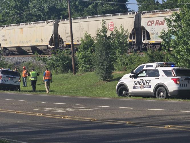 Pedestrian killed along Vivian railroad tracks | News | ktbs.com