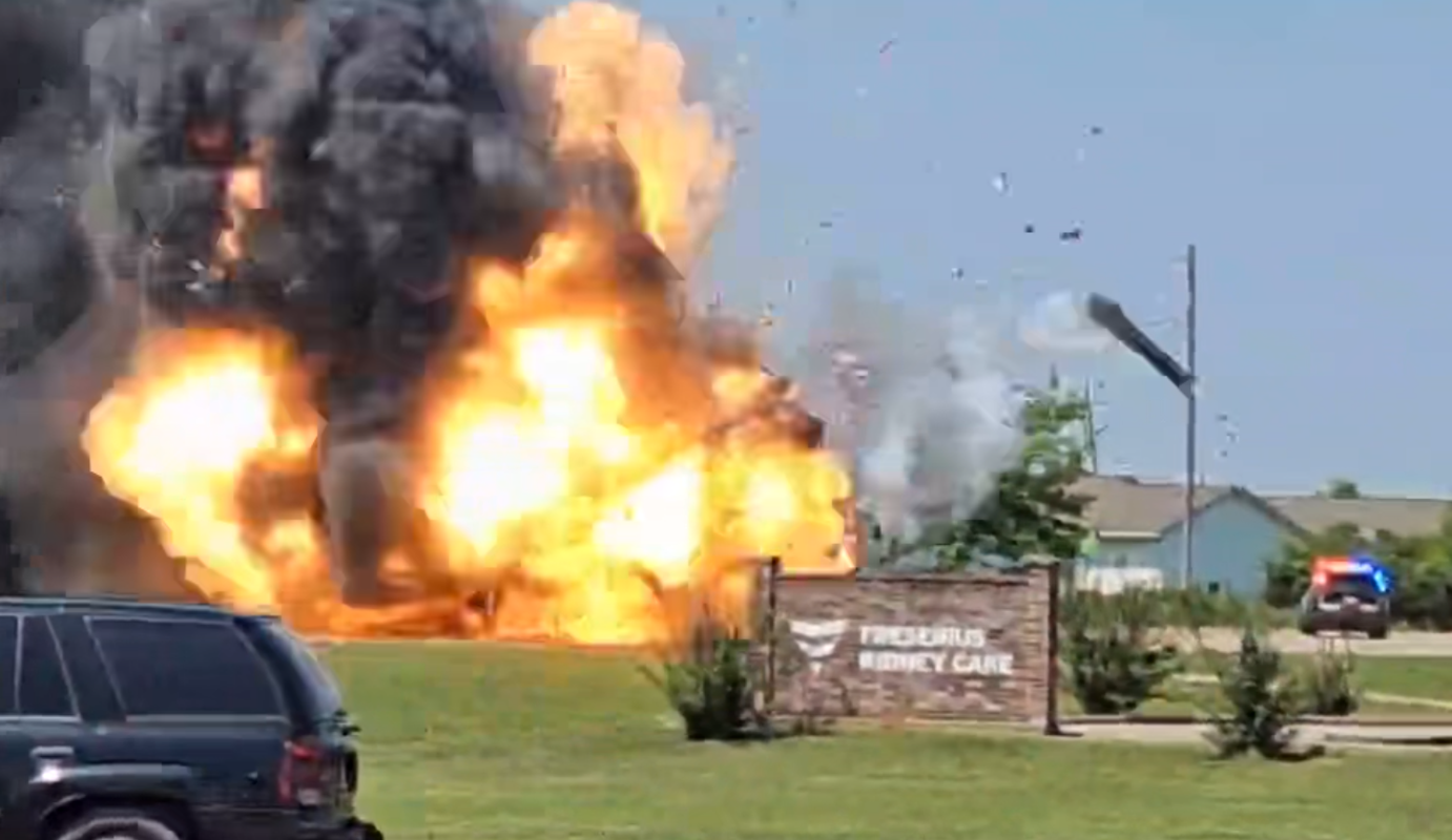 SporTran bus explodes at bus stop; all CNG buses pulled from service ...