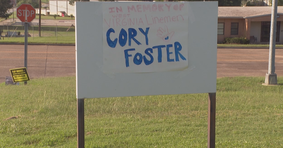 Candlelight vigil held for fallen lineman | News | ktbs.com