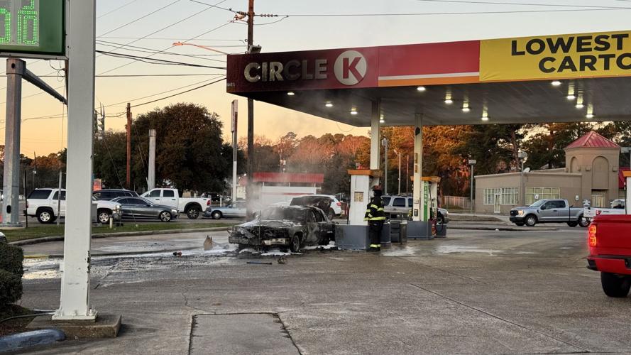 Car fire damages gas pumps at Shreveport Circle K | News | ktbs.com