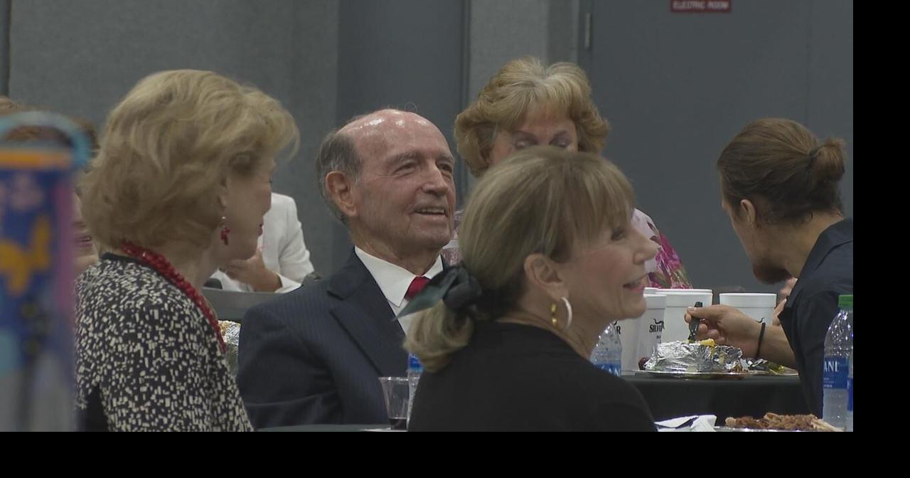 Retirement celebration held for Bossier City outgoing Mayor Lo Walker ...